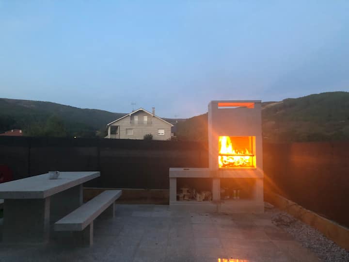 Apartamento7 Personas, Patio Y Barbacoa Compartida - Verín