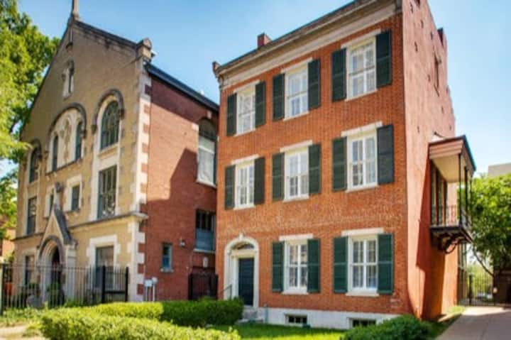 Large 5k Ft Center Downtown By Omni | Large Group - Louisville, KY
