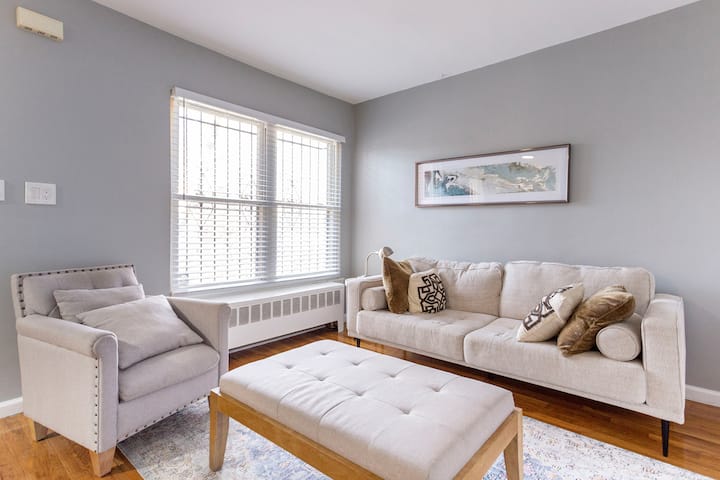 Tucked Away Inn -Free Parking- Lga - Astoria - Queens NY