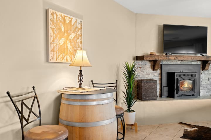 The Orchard House. Beautiful Mountain Views! - Corrales, NM