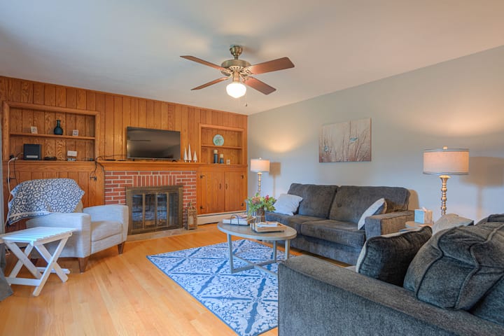 Deb's Nest - A Cheerful & Cozy Lewisburg Home - Lewisburg, WV