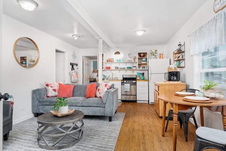 *Bright Trendy Cottage* 2-bdrm Albany & Near Osu - Oregon