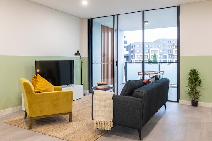 Kula - Superior Three-bedroom Apartment Parramatta - Fairfield