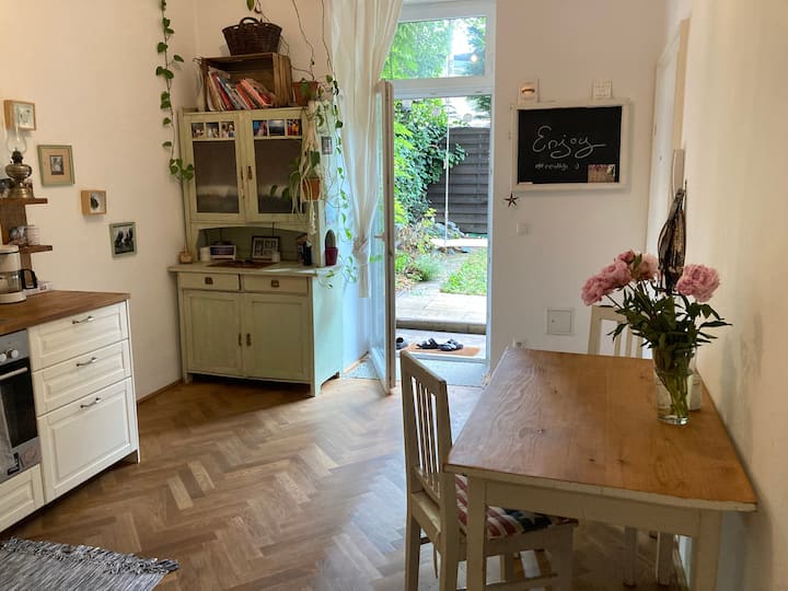 2 Zimmer Wohnung Mit Großen Eigenen Garten - Wenen