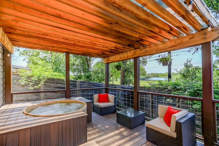 Hip East Austin, Cold/hot Tub, Groups/pets Welcome - Austin, TX