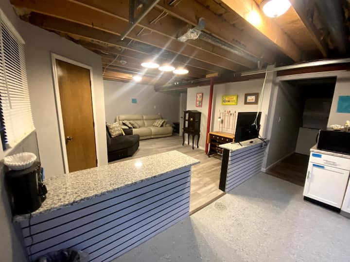 Ferrari Inn - 1 Bed/1 Bath Suite In Liberty Mo - Liberty, MO