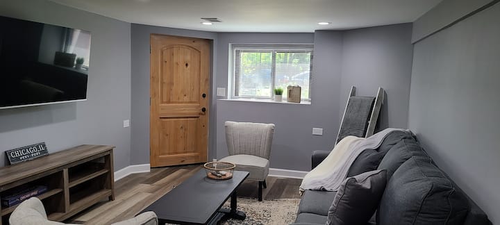 Beautiful Garden Unit In Logan Square! - Chicago, IL