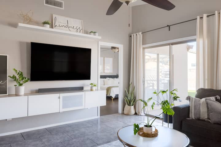 Lovely Home | King Bed | Blackstone | 2 Car Garage - Avondale