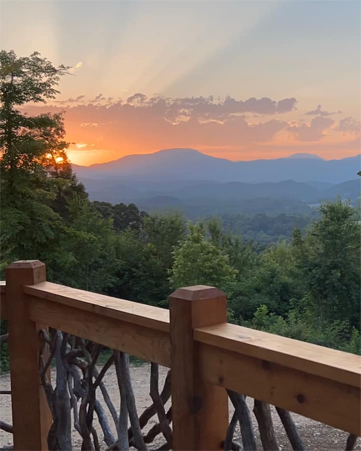 Windrock Cabin On The Hill - Oak Ridge, TN