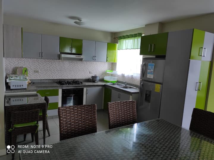 Beautiful  Beach  Home To Enjoy And Relax !!! - Crucita