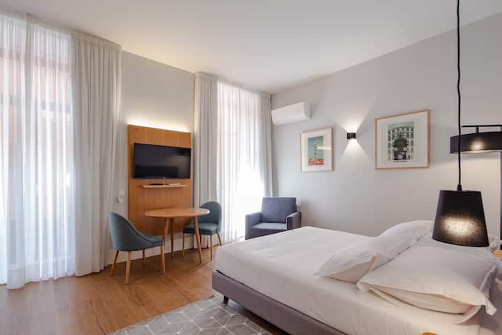 Beautiful & Chic Studio W/ Terrace In Porto Centre - Porto