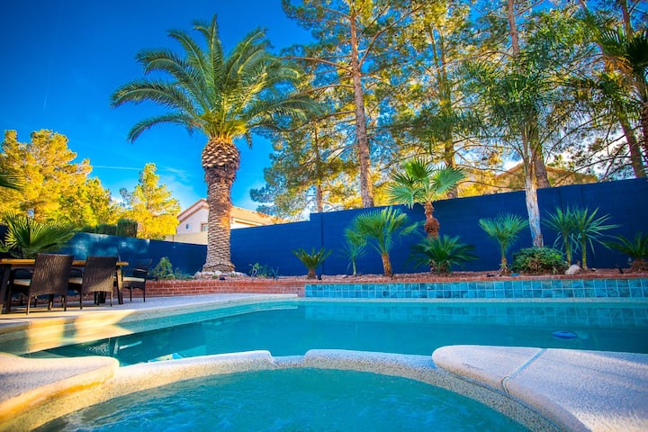 ❤️Large & Modern 4b3b Vegas Home With Pool & Spa! - Las Vegas, NV