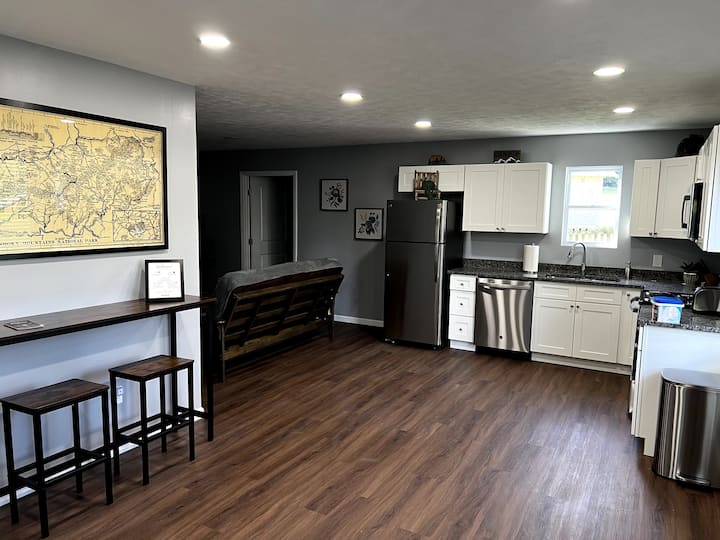 Tennessee Hills Hideaway In The Smokies - Wears Valley, TN
