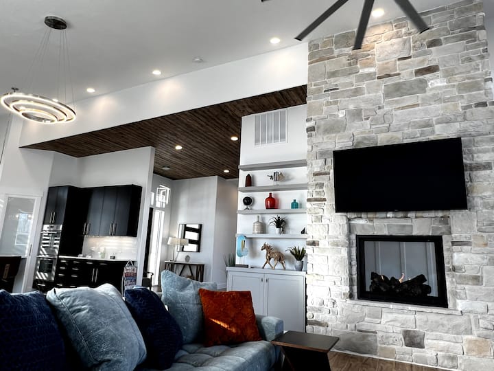 Luxury, Hot Tub, King Bed, Steam Room, Boat Parkin - Manila, UT