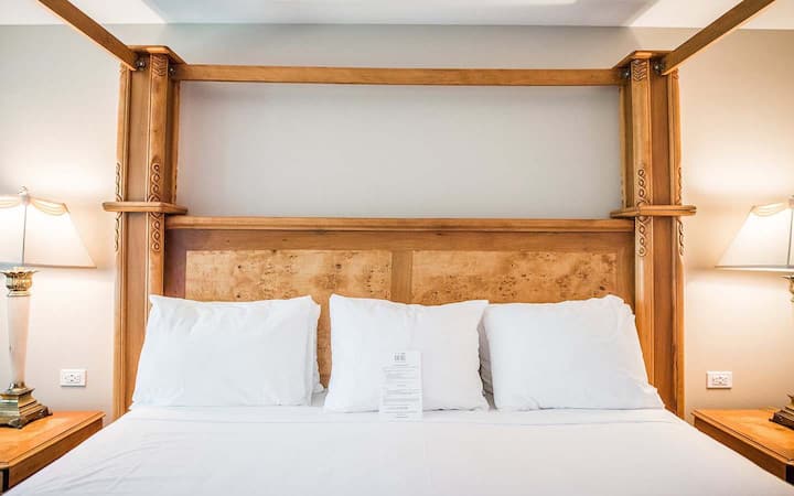Premium River View Queen In Boutique Vermont Hotel - Woodstock, VT