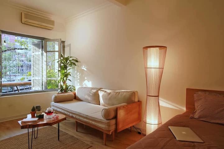 Balcony Flat, 30s Walk To Old Quarter!! - Hanoi
