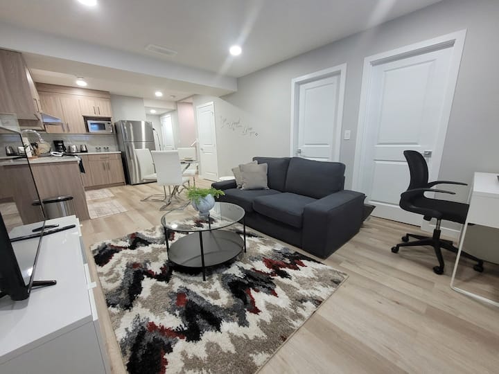 Premium Guest  Suite W/free Parking - Calgary