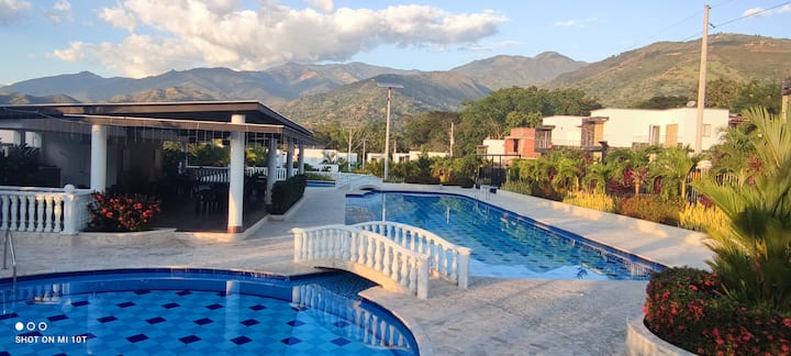 Casa En Condominio Con Piscinas - Sopetrán