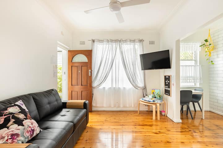 #4 “Conti Beach Oasis” 1 Bedroom Ground Floor Unit - Wollongong