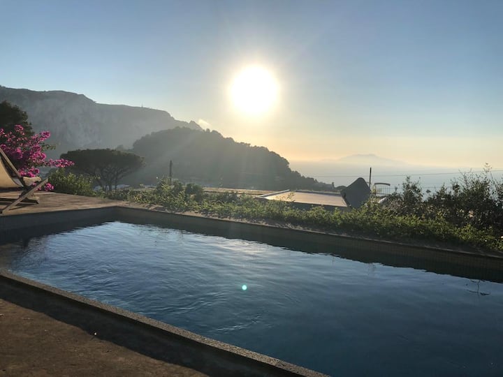 Villa With Infinity Pool In Capri Town - Sleeps 8 - 카프리
