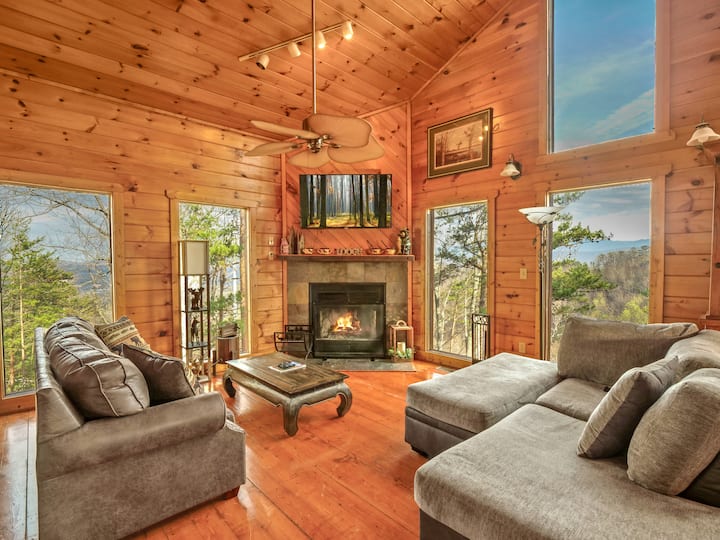 Mt Views, Firepit, Pickle Ball, Hot Tub, Fireplace - Pigeon Forge, TN