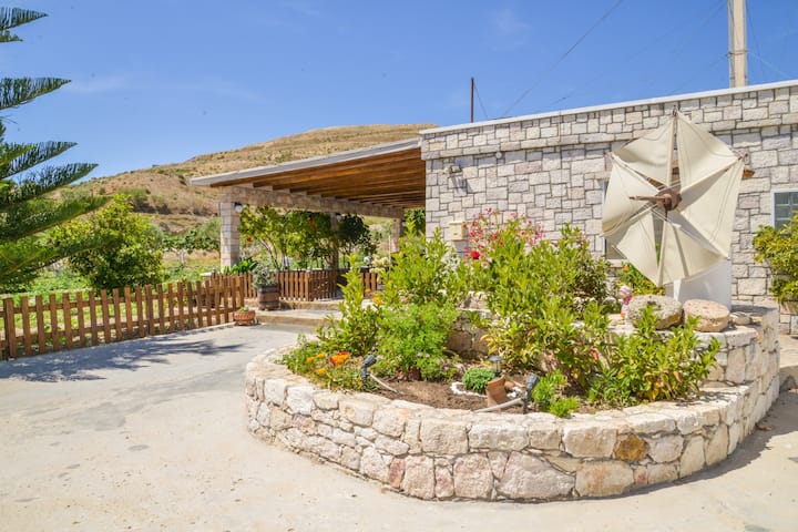 Emilia's Little Farmhouse, For Two! - Milos