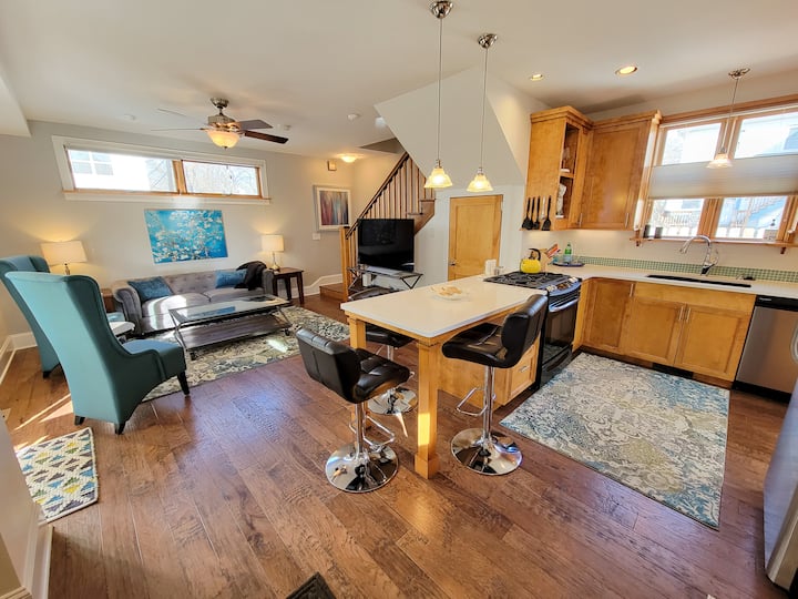 Historic One-of-a-kind Carriage House - Minneapolis, MN