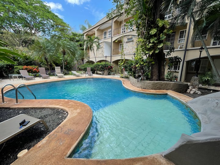 Amazing 3 Br Condo With Pool, Downtown  Tamarindo - Tamarindo