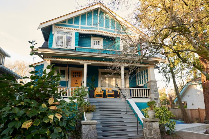 Character Home-hot Tub/sport And Pickle Ball Court - バンクーバー