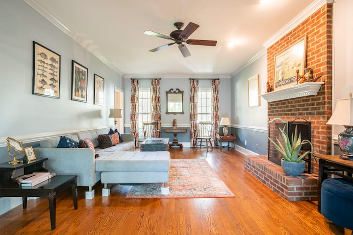 North Raleigh Home Stay With A Local! - Raleigh, NC