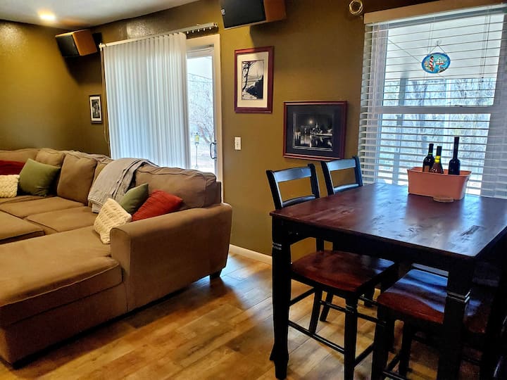 Edgewood Home From Home. 3 Bedroom 2 Bath - Edmond, OK