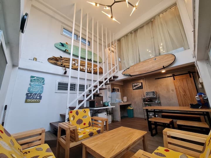 Cozy, Beach-inspired Tiny House W/ Mountain View - Baler