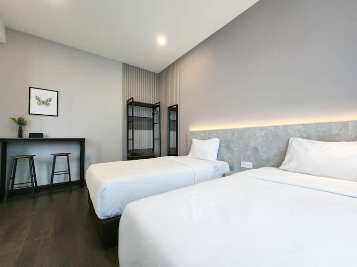 Sks Pavillion Suites@ Studio, Jb Town Near Ciq - Yishun