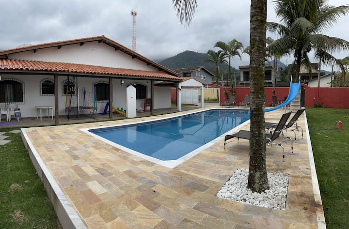 Casa Espaçosa Com Piscina Perto Praia E Ar Cond - Caraguatatuba
