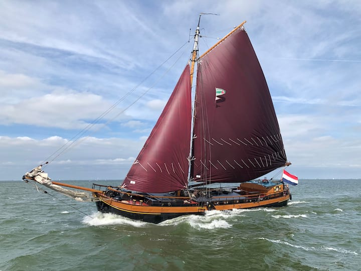 Prachtig Zeilschip In Amsterdam-waterland - Purmerend