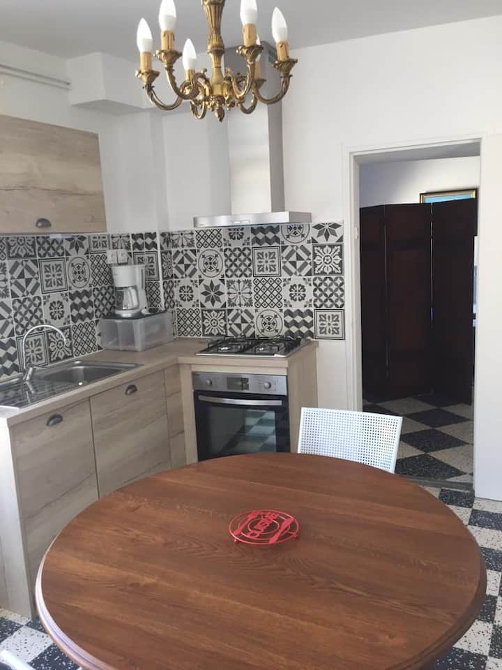 Maison De Village Avec Jacuzzi - Bagnols-sur-Cèze