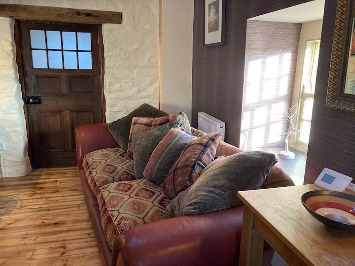 A Beautiful Cosy Cottage In Pembrokeshire . - Wales