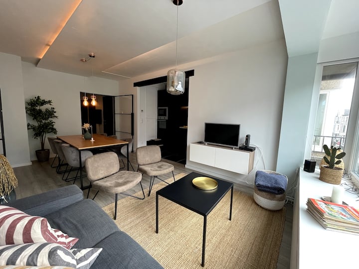 Cosy & Bright Apartment In Belle Epoque-area - Gistel