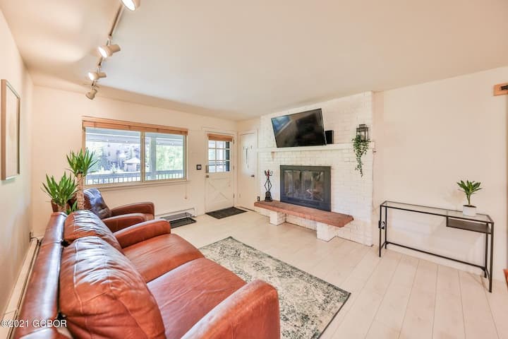 Cute 1 Bedroom Condo W/heated Pool + Hot Tub - Winter Park, CO