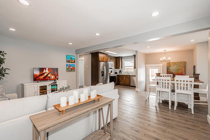 Sweet And Cozy! Completely Renovated Vintage Home. - 愛達荷福爾斯