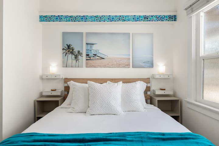 Charismatic Sea Cottage Near Beach & Entertainment - Los Angeles, CA