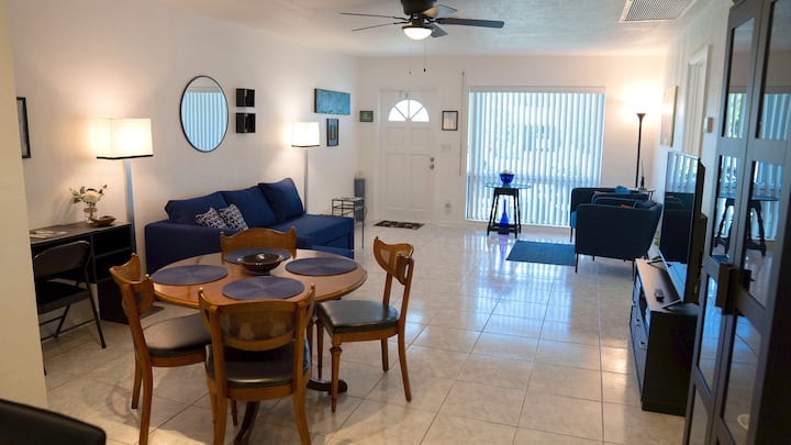 Private Designer 8 Rm Comfy, 2/ 2, Kitchen, Patio - Fort Lauderdale