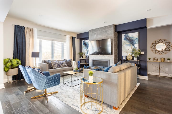 Luxury Home Close To Everything In Niagara Falls! - Niagara Falls