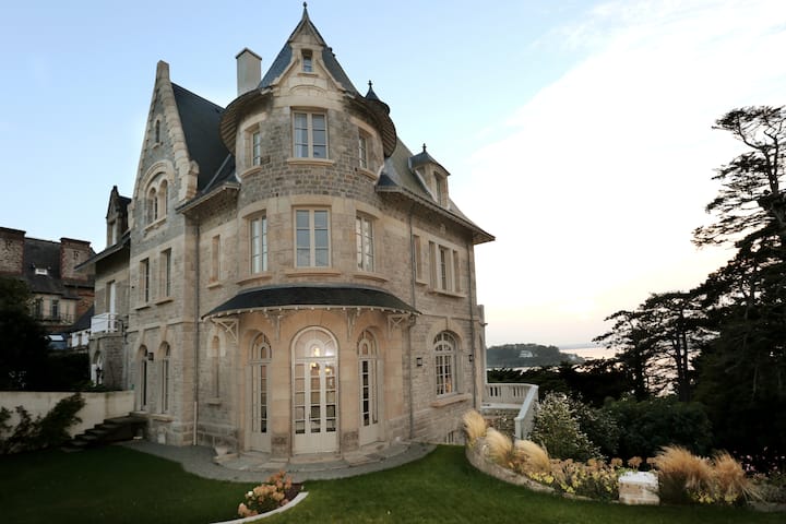Manoir 7 Chambres, Piscine, Vue Mer &Plage à 10mns - Dinard