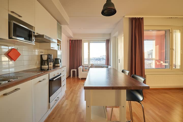 Big Top Floor Studio W/ Urban View & Standing Desk - Helsinki
