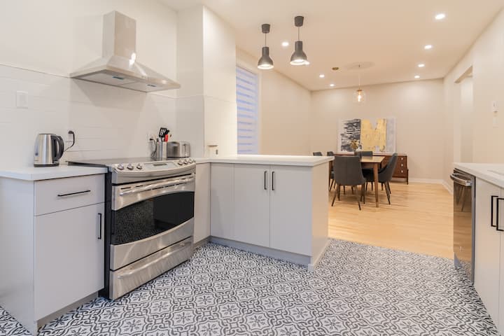 Appartement Luxueux à Proximité Du Métro Crémazie - Montreal