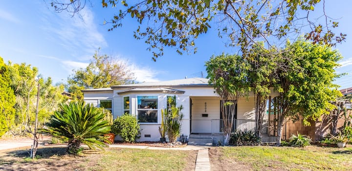 Remodeled Spacious Home, Huge Fenced Backyard! - Sun Valley - Los Angeles