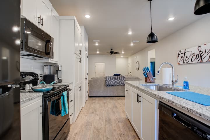 Cozy 2/2/1 New Townhome; Close Texas Tech, Lcu,umc - Lubbock, TX