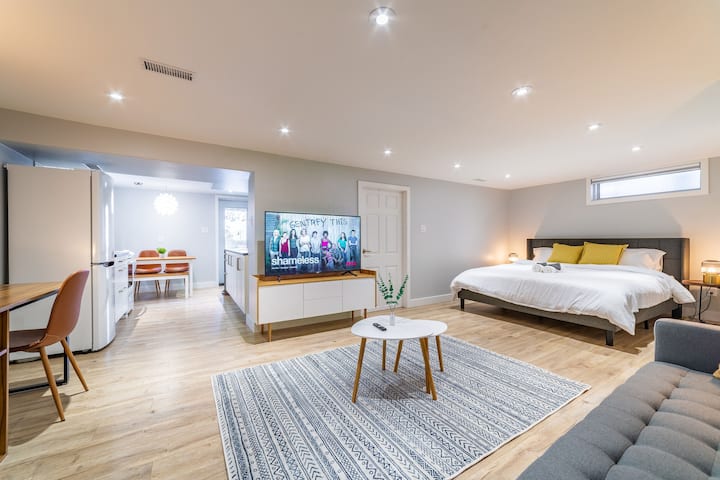 King Bed Studio - Stylish Spacious - Central - Waterloo