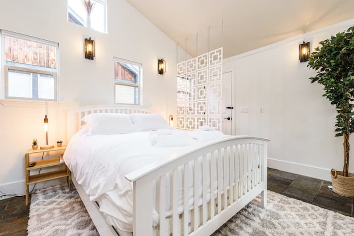 Bright And Airy Studio Loft Near Dt + Parks! - Boise, ID